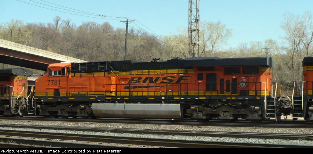 BNSF 7781